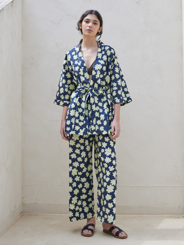 CLASSIC SHORT ROBE_daisy pattern | ETERNAL JOURNEY