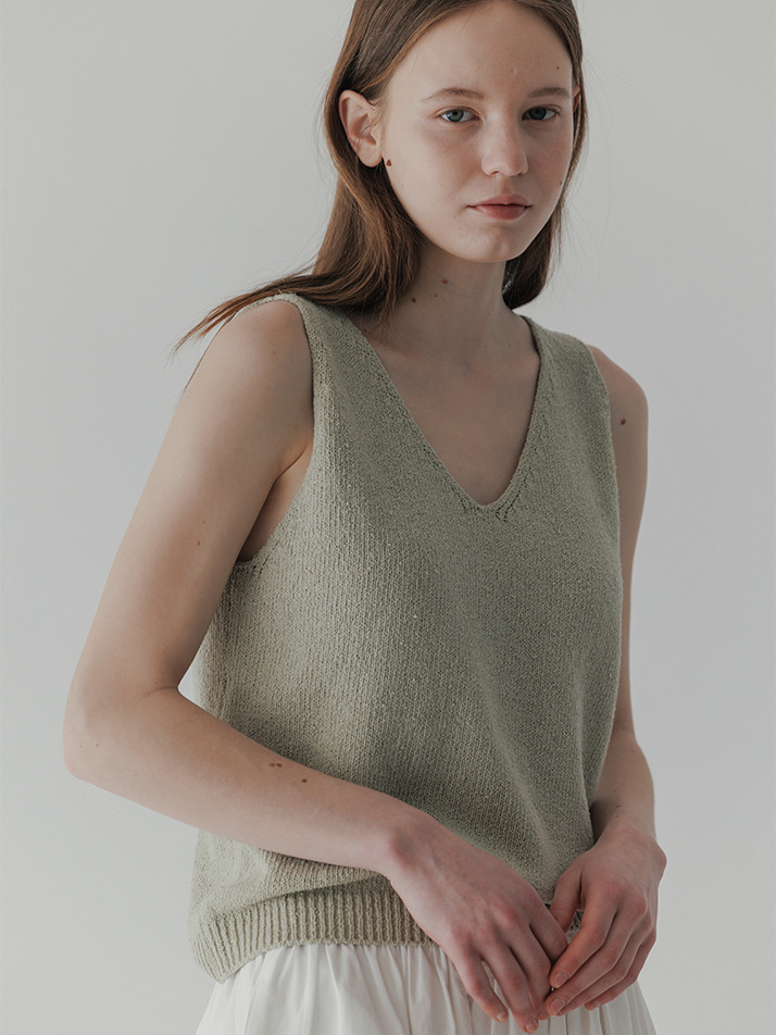 Boucle Sleeveless (khaki) | ETERNAL JOURNEY