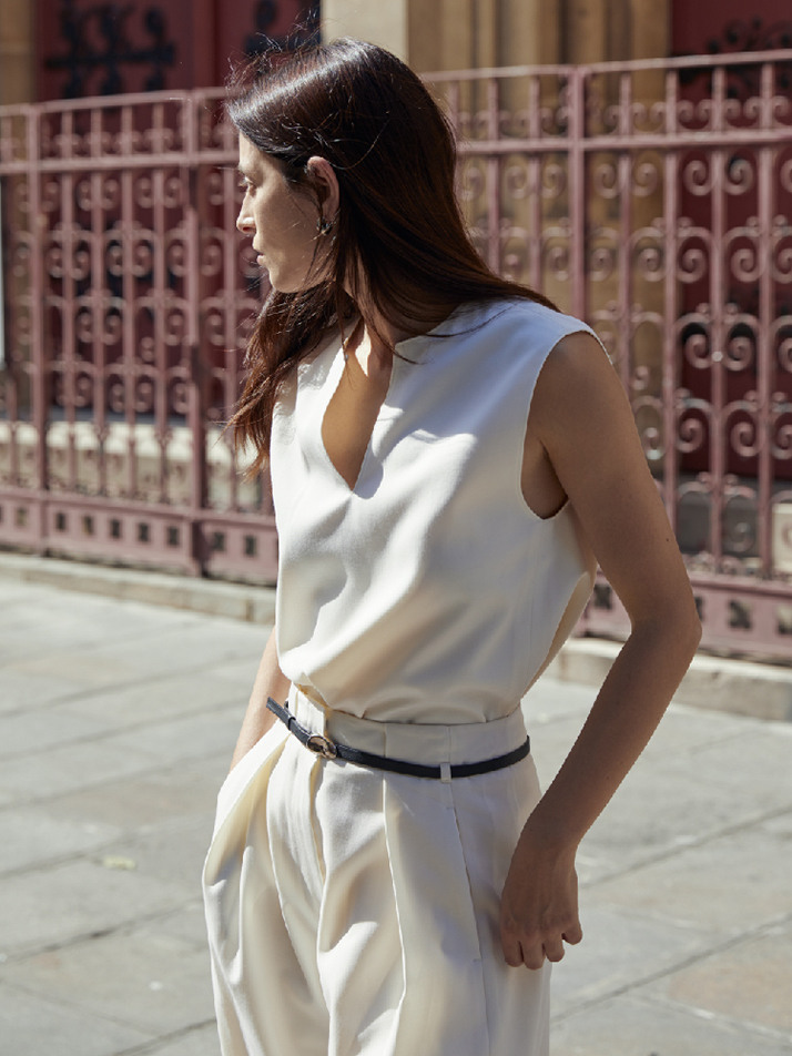 Eva deep v neck top _ Ivory | ETERNAL JOURNEY