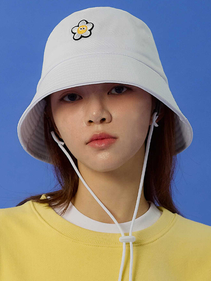 Daisy String Bucket Hat white | ETERNAL JOURNEY