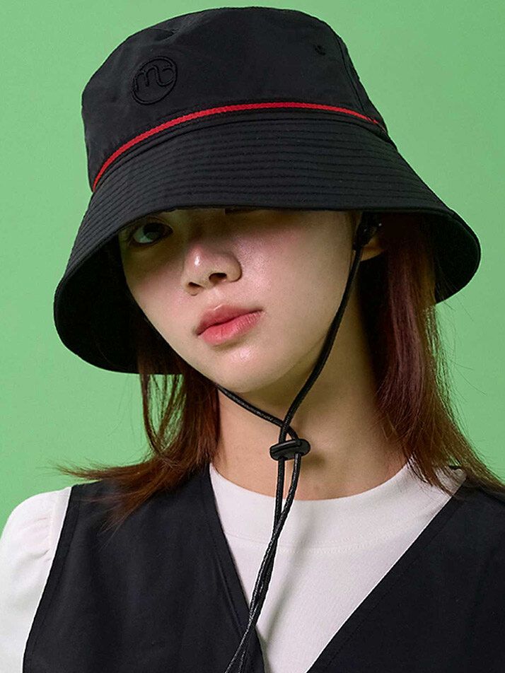 Line string bucket hat black | ETERNAL JOURNEY
