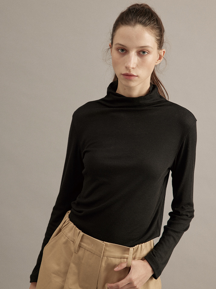 Basic Turtleneck Black | ETERNAL JOURNEY