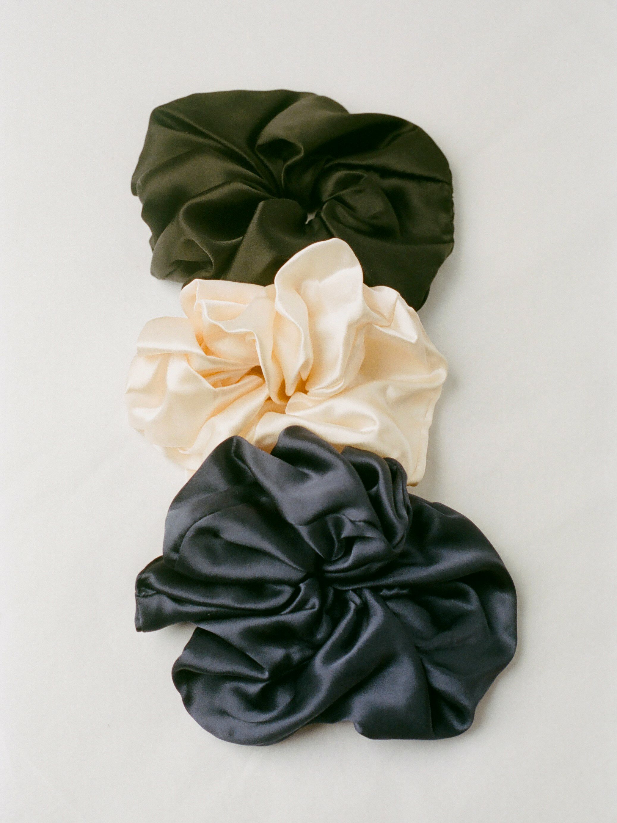 FRILL SCRUNCHIE - DARK BLUE | ETERNAL JOURNEY